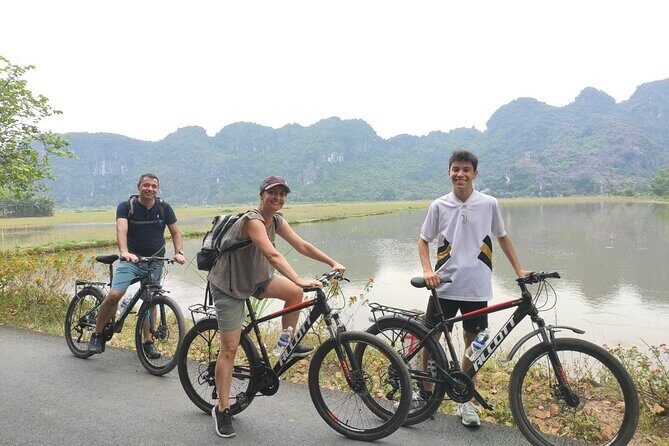 Ninh Binh Gateway Small Group Day Trip from Hanoi (Max of 9 pax) - Discovering Trang An’s Limestone Beauty