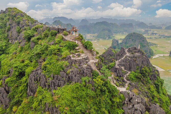 Ninh Binh Group Tour of 11 from Hanoi via Mua Cave Tam Coc Hoa Lu - Who Is This Tour Best Suited For?