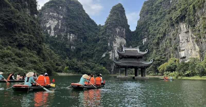 Ninh Binh : Hoa Lu, Trang An, and Mua Cave Day Tour - Starting Your Day: Pickups and Early Morning Travel