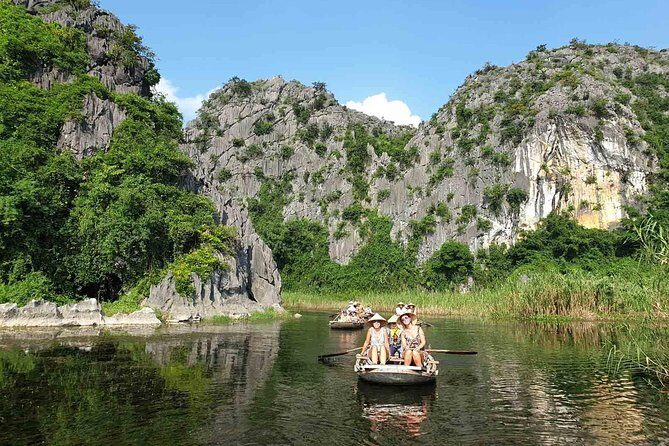 Ninh Binh in Spanish - Exploring Each Stop in Detail