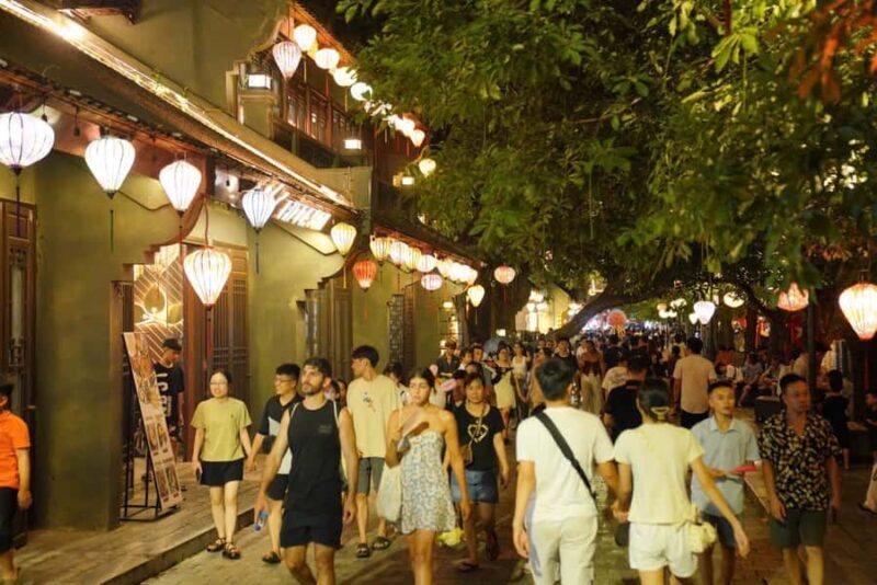 Ninh Binh Night Tour: Bai Dinh Pagoda and Hoa Lu Old Town! - Key Points