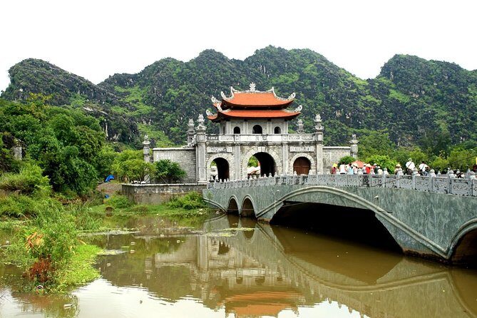 Ninh Binh One Day Tour To Visit Hoa Lu, Tam Coc, Mua Cave - Return to Hanoi