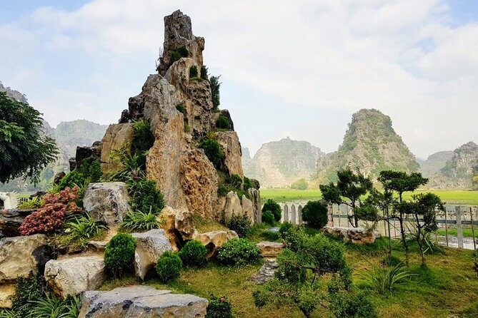 Ninh Binh One Day Tour To Visit Hoa Lu - Trang An - Mua Cave - Returning to Hanoi