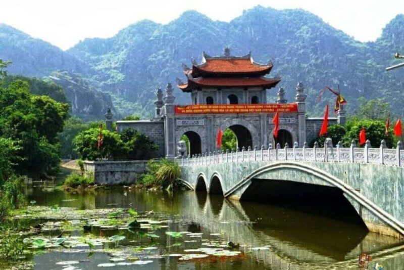 Ninh Binh Private: Hoa Lu & Tam Coc & Bich Dong & Mua Caves - An Authentic Day in Ninh Binh: What to Expect