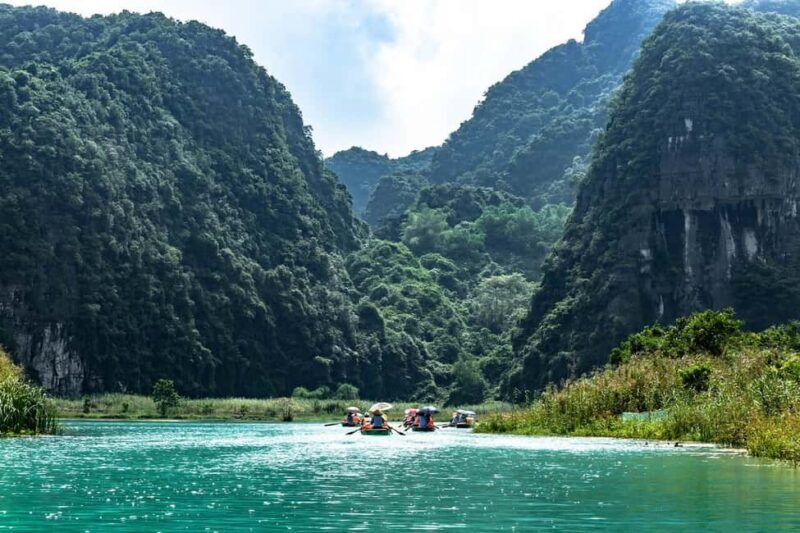 Ninh Binh Private Tour: Boat trip In Trang An And Tam Coc - Key Points