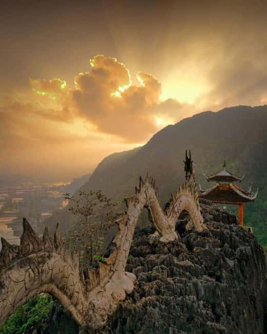 Ninh Binh Sunset Motorbike: Mua Cave, Coi Khe & Hoa Lu Town - Sunset at Mua Cave