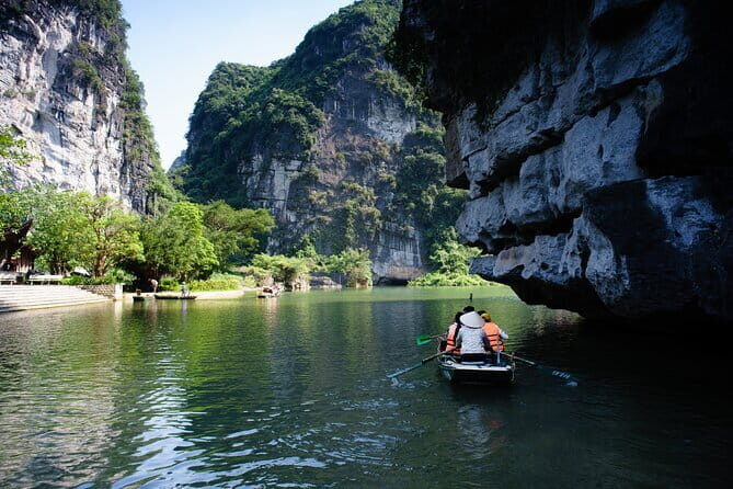 Ninh Binh Tour Hoa Lu Tam Coc Full Day via Boat, Bike and Lunch - Who Will Appreciate This Tour?