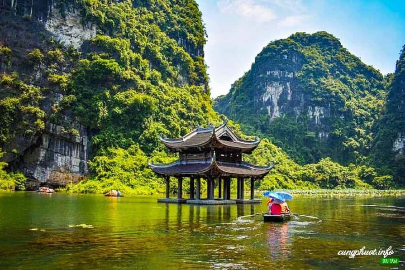 Ninh Binh Tour : Mua Cave, Bich Dong, Hoa Lu & Trang An - Cycling Through Rural Ninh Binh and Visiting Hoa Lu