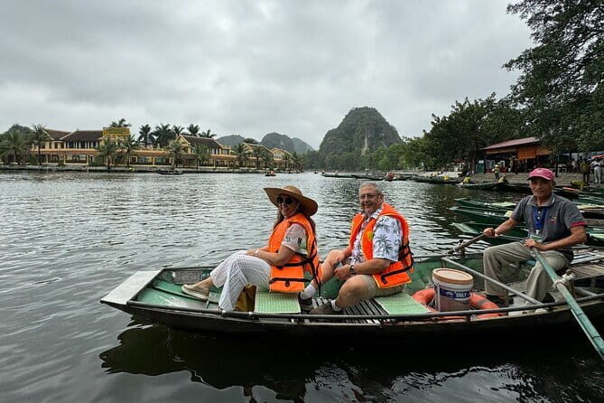 Ninh Binh Tour: Tam Coc Hoa Lu, Boat, Biking and Buffet Lunch - Key Points