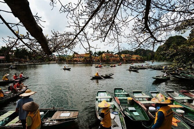 Ninh Binh Tour: Tam Coc Hoa Lu, Boat, Biking and Buffet Lunch - Who Should Book This Tour?