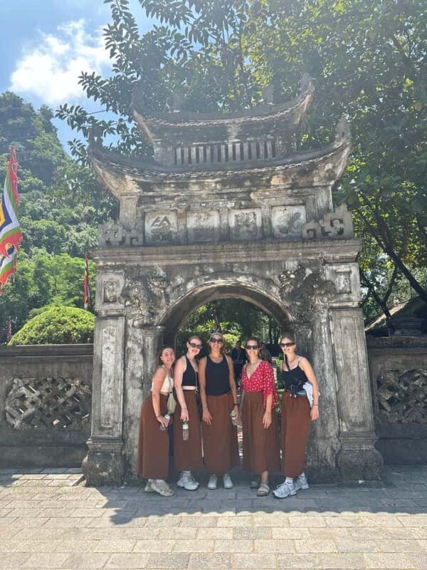 Ninh binh: Trang An, Bai Dinh Pagoda and Hang Mua Day Trip - Exploring Ninh Binh’s Natural Wonders at Trang An