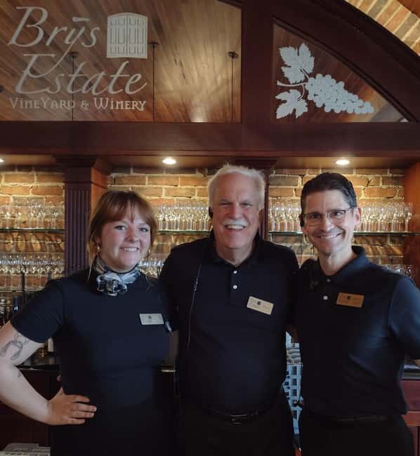 NON BUS BRYS Estates FROSE' Traverse Old Mission Wine Tour - A Sophisticated Spin on the Classic Wine Tour