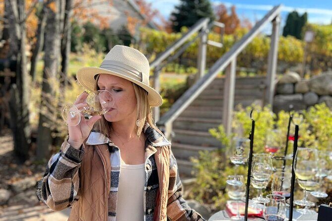 NON BUS FALL COLORS Traverse City Old Mission Wine Tour - The Sum Up