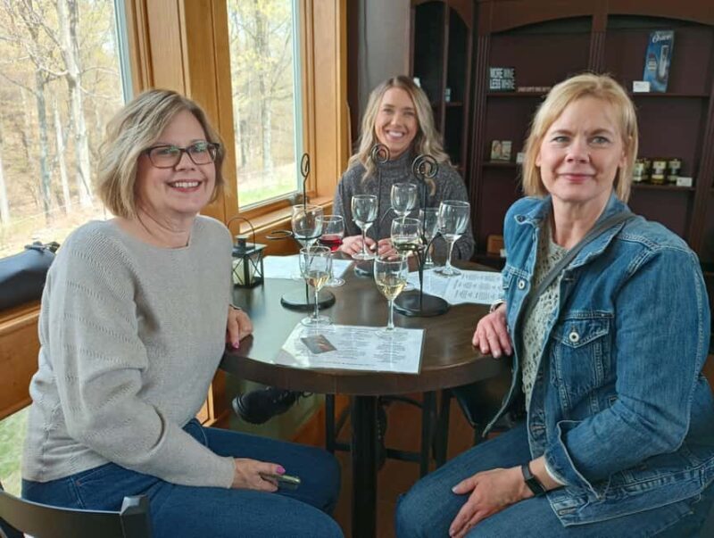 NON BUS VIP Cadillac Escalade Old Mission Traverse Wine Tour - The Scenic and Cultural Setting