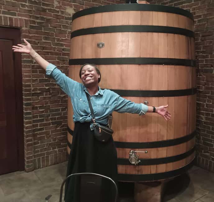 NON BUS White Wine Lover Old Mission Traverse City Wine Tour - Key Points