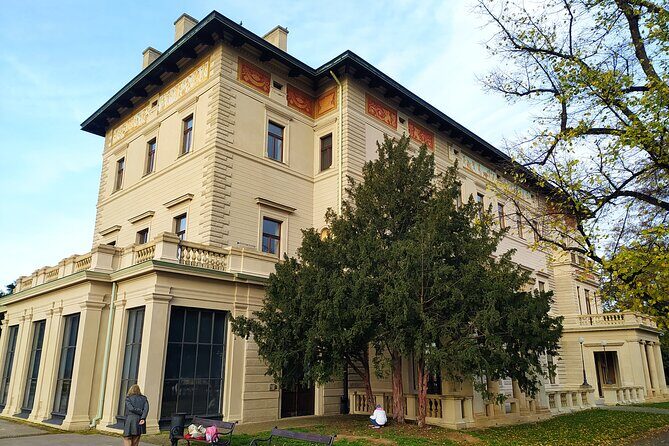 Non-touristy Prague - Cozy Neighborhoods - Private Tour - Who Will Love This Tour?