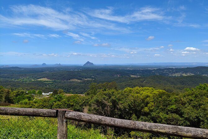 Noosa, Eumundi Markets, Glass House Mountains from Brisbane - Coastal Beauty at Noosa Main Beach and National Park