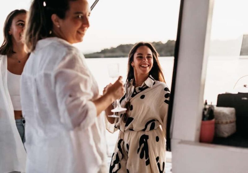 Noosaville: Noosa River Sunset Cruise - An Authentic Noosa Experience on the Water