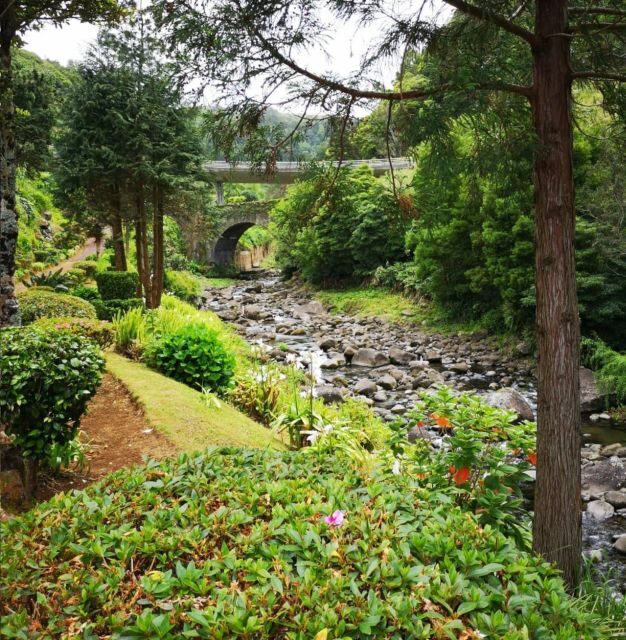 Nordeste: Waterfall, Hot Spring and Viewpoints Full-Day Tour - Caldeiras das Furnas and Lagoa das Furnas Fumarolas