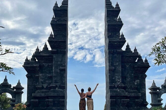 North Bali highlights: Buddhist temple, Waterfall & hot spring - Key Points