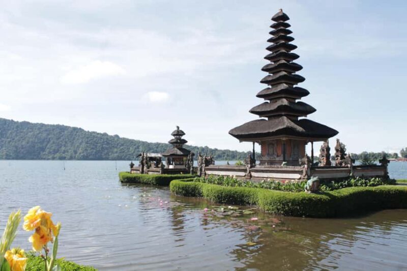 NORTH BALI WATERFALL AND TEMPLE TOUR - Key Points