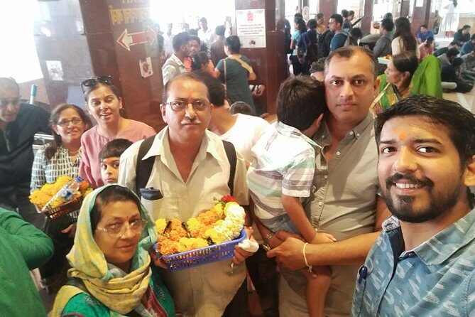 North Mumbai City with Bollywood Studio Tour in Private Vehicle - FAQ