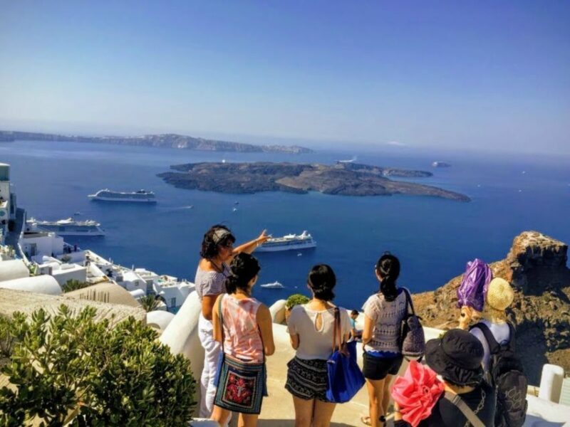 North Santorini: Private Tour with Oia Sunset by Natives - Key Points