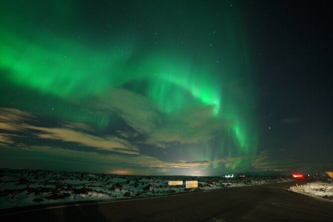 Northern Lights In luxury off-road SUV with Photos and Treats (Private 1-6 Pax) - Transportation and Timing