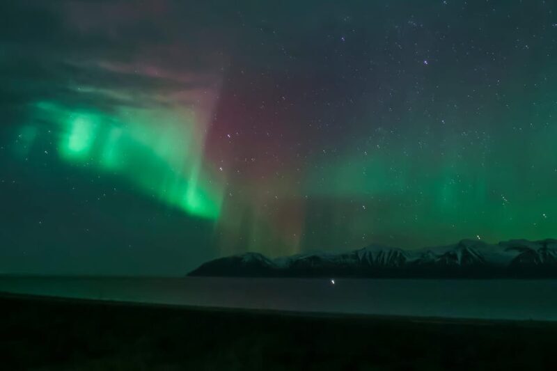 Northern Lights, Off-Road Truck, Photos, Hot Cocoa, Pastries - Who Is This Tour Best For?