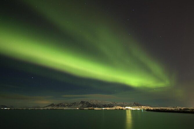 Northern Lights Small Group Tour from Reykjavik with Free Photos - Key Points