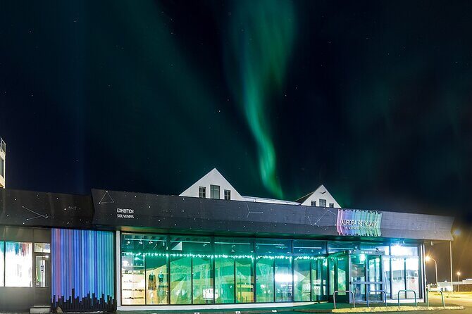 Northern Lights Small Group Tour from Reykjavik with Free Photos - Who Should Book This Tour?
