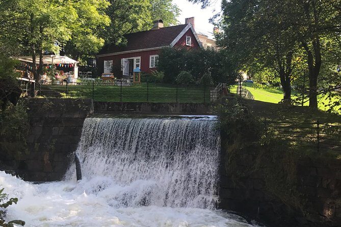 Norwegian nature and food experience - The Vibrant Neighborhood of Grünerløkka and Mathallen Oslo