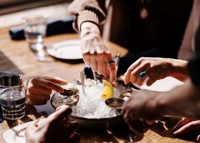 Noshes at the Space Needle: Ultimate Seattle Food & Culture - Key Points