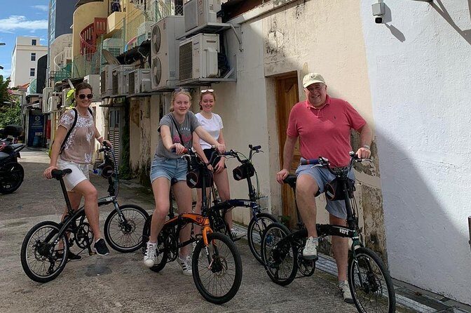 Nostalgic Bike and Bite - East Coast Park: Breathe in Singapore’s Coastal Charm