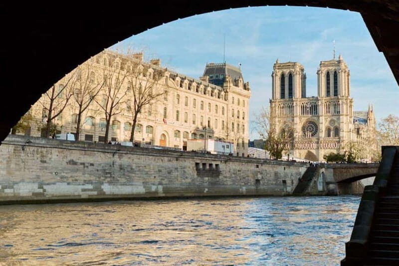 Notre Dame Cathedral : Entry, Cruise & Outside Guided Tour - Overall Balance: Pros and Cons