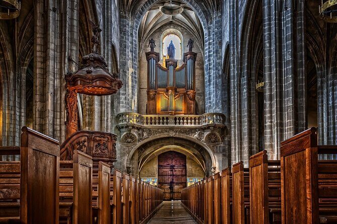 Notre Dame Interior Guided Tour with Scheduled Group Access - Frequently Asked Questions