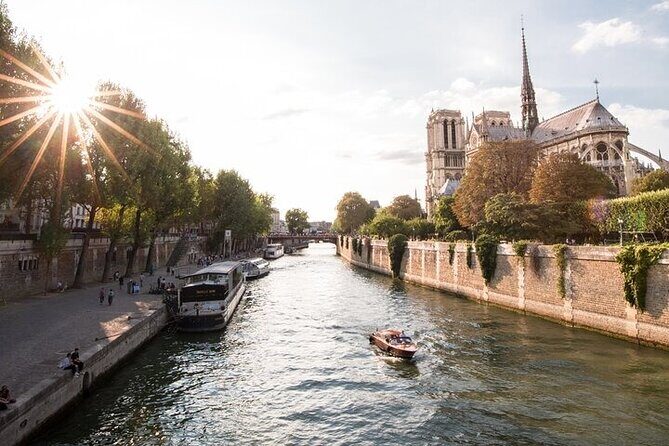 Notre Dame Surroundings with Entry Ticket to Archeological Crypt - FAQ