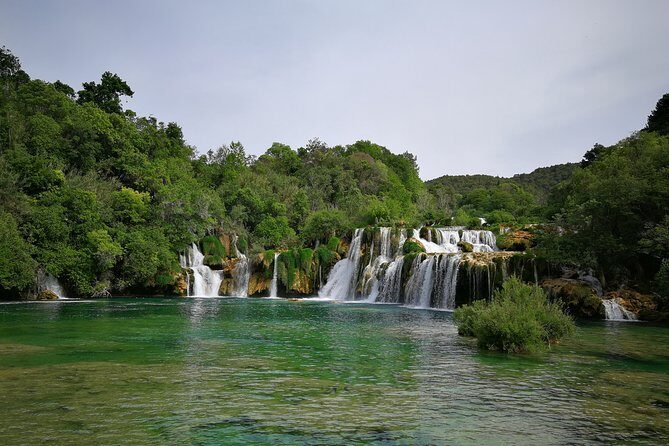 NP Krka waterfalls & Wine tasting - Private day tour from Split - Tasting Authentic Croatian Wines
