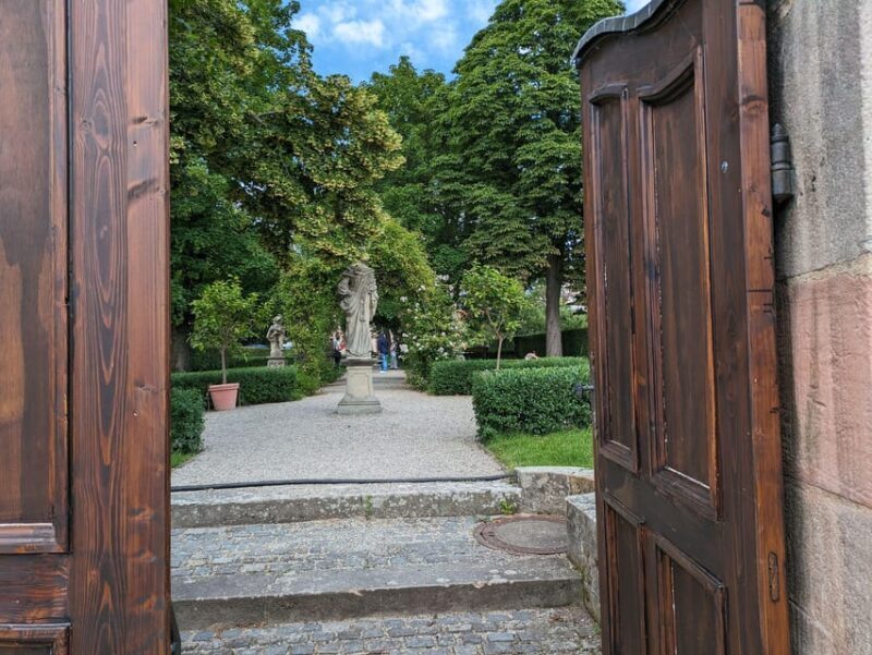 Nuremberg: St. Johannis Friedhof &Hesperidengärten IN GERMAN - An In-Depth Look at the Tour Experience