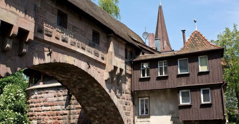 Nuremberg: The Old Town in Evening Light - IN GERMAN - Key Points