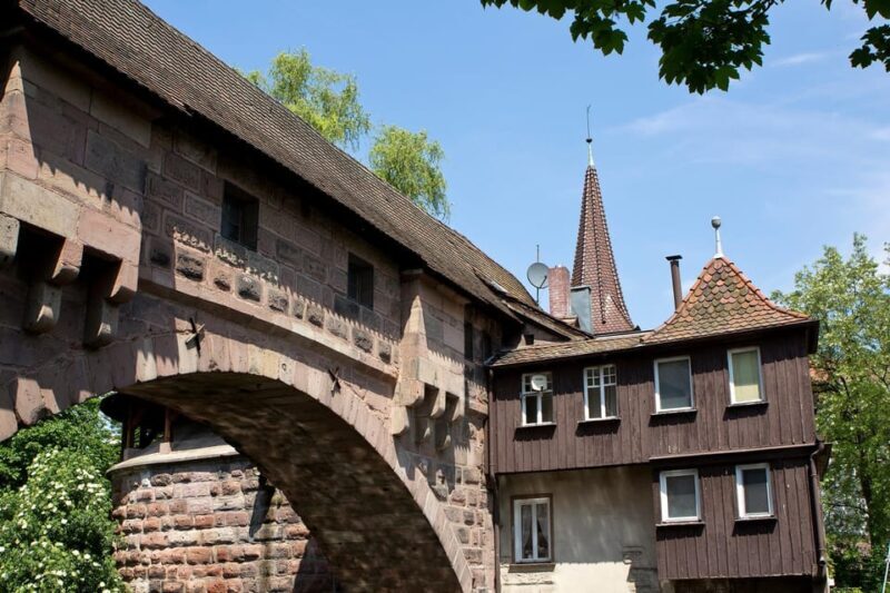 Nuremberg: The Old Town in Evening Light - IN GERMAN - A Detailed Look at the Tour Experience