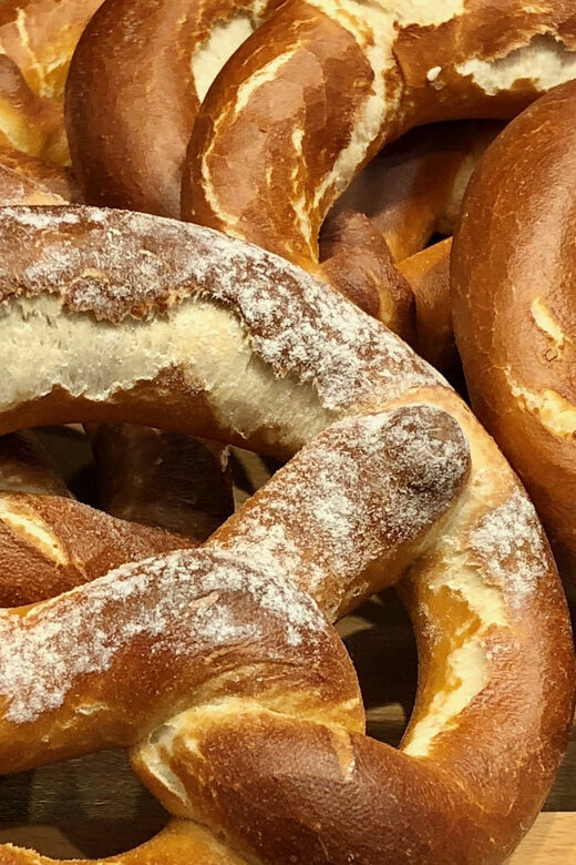 Nuremberg: Traditional Food Tasting and Sightseeing Tour - The Itinerary Breakdown