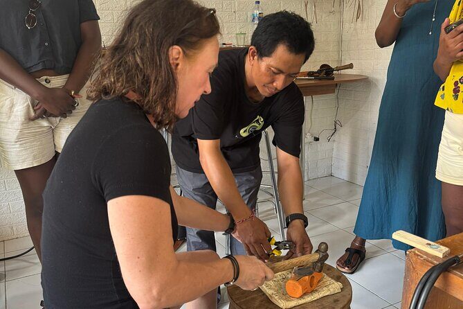 Nusa Penida Customized Jewelry Making Class in Bali - The Experience in Practice