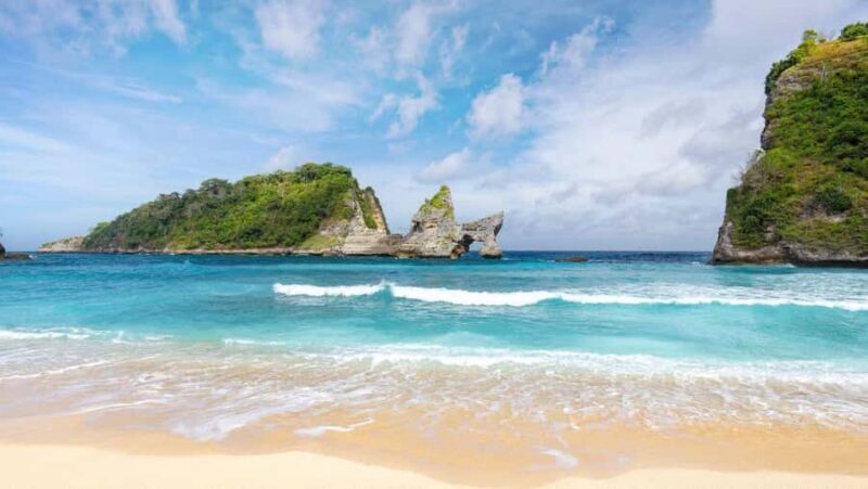 Nusa Penida: Tembeling Beach, Goa Giri Putri & Diamond Beach - Key Points
