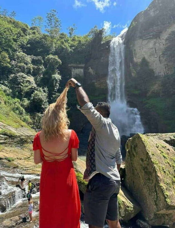 Nuwara Eliya Tour with Ramboda Waterfall, Ambuluwawa Tower - An In-Depth Look at the Tour