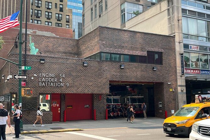 NY: Unforgettable Walking Tour Through NYCs Icons - A Deep Dive into the Walking Tour