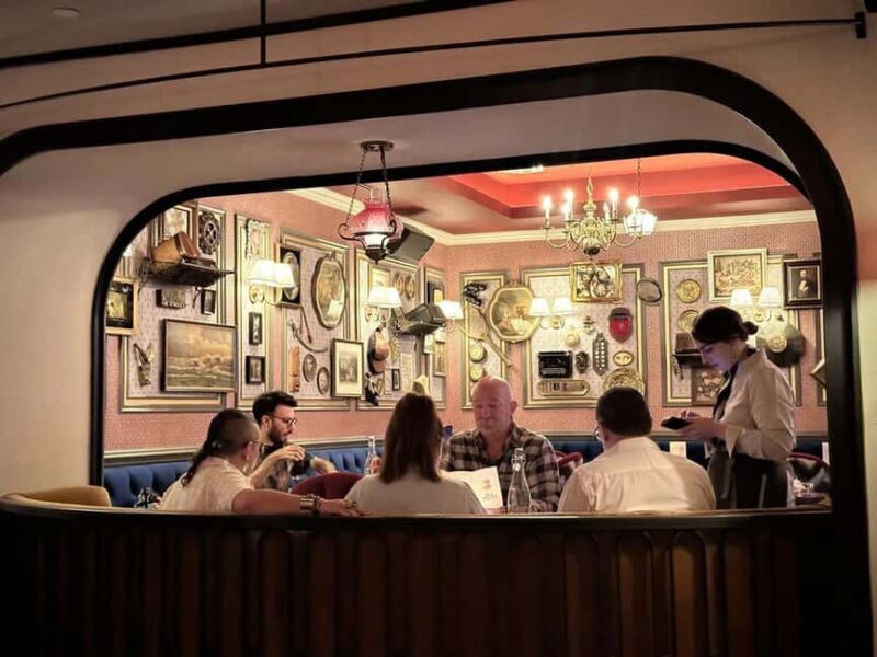 NYC Bar Tour: Gangsters, Heroes + Bright Lights of Broadway - The Venues: History and Atmosphere