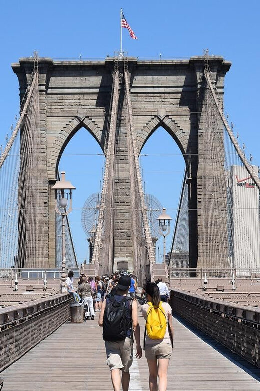 NYC: Brooklyn Bridge, Statue of Liberty, & Manhattan Tour - FAQ