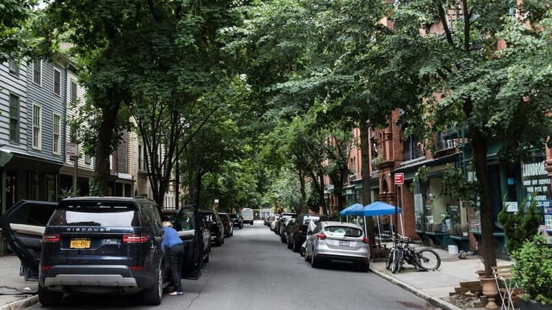 NYC: Brooklyn Walking Tour, Ferry, Pizza & Iconic Bridge - Who Should Consider This Tour?