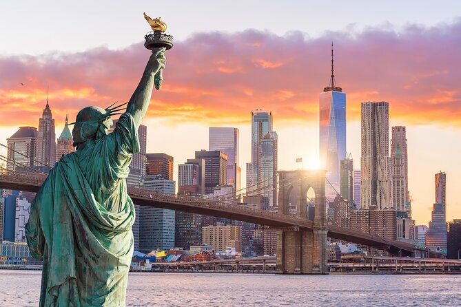 NYC Central Manhattan Walking Tour and Hudson River Cruise - Discovering the Heart of Manhattan on Foot